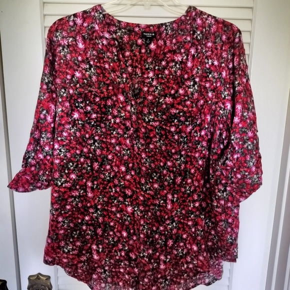 torrid | Tops | Torrid Red Floral Harper Blouse 2x | Poshmark